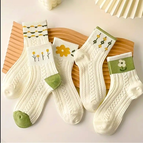 Accessories 5 Pair Women Floral Patterned Socks Nip Poshmark